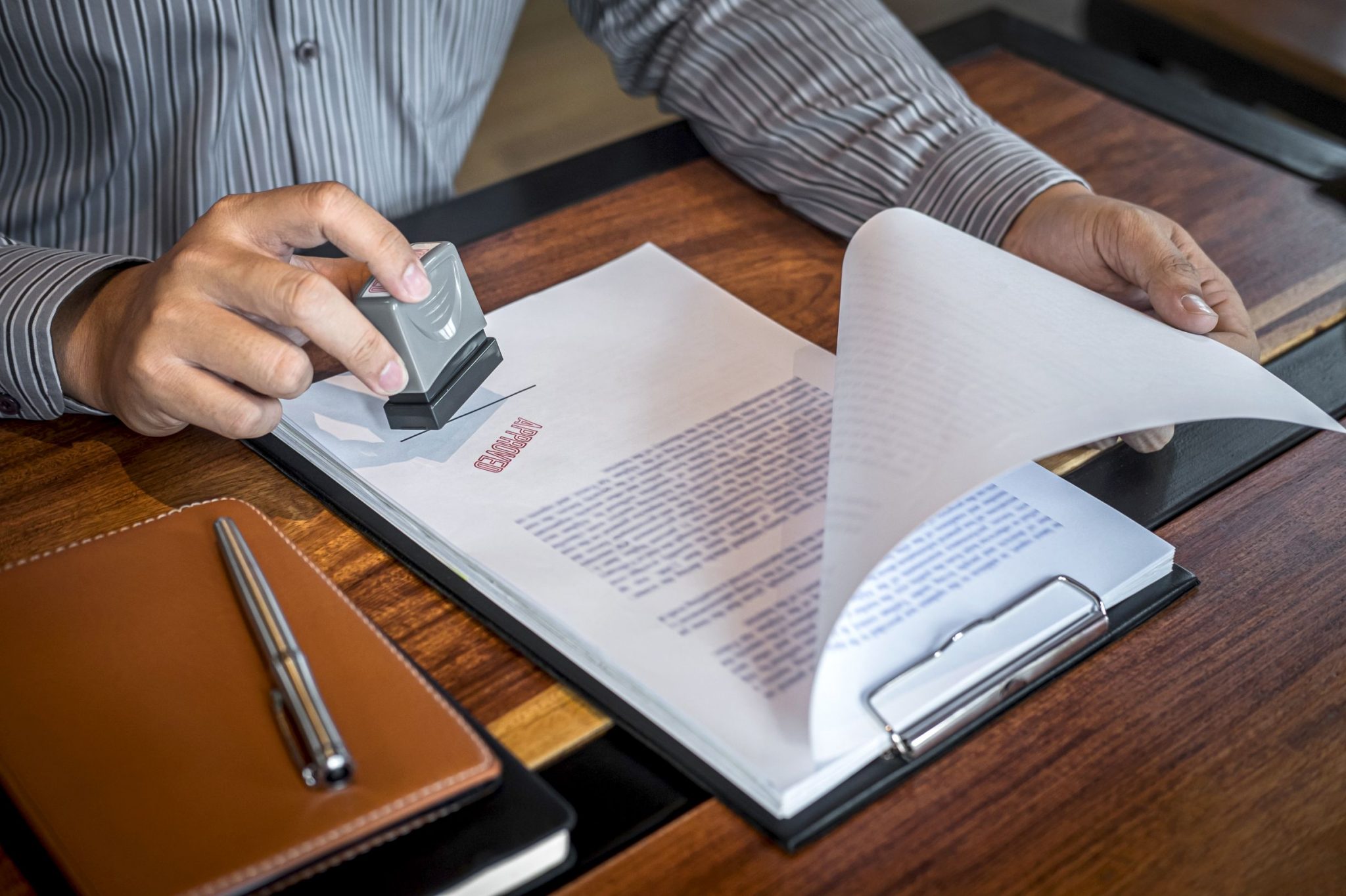 Services de notaire pour l’authentification de documents, lettres d’invitation et déclarations ...